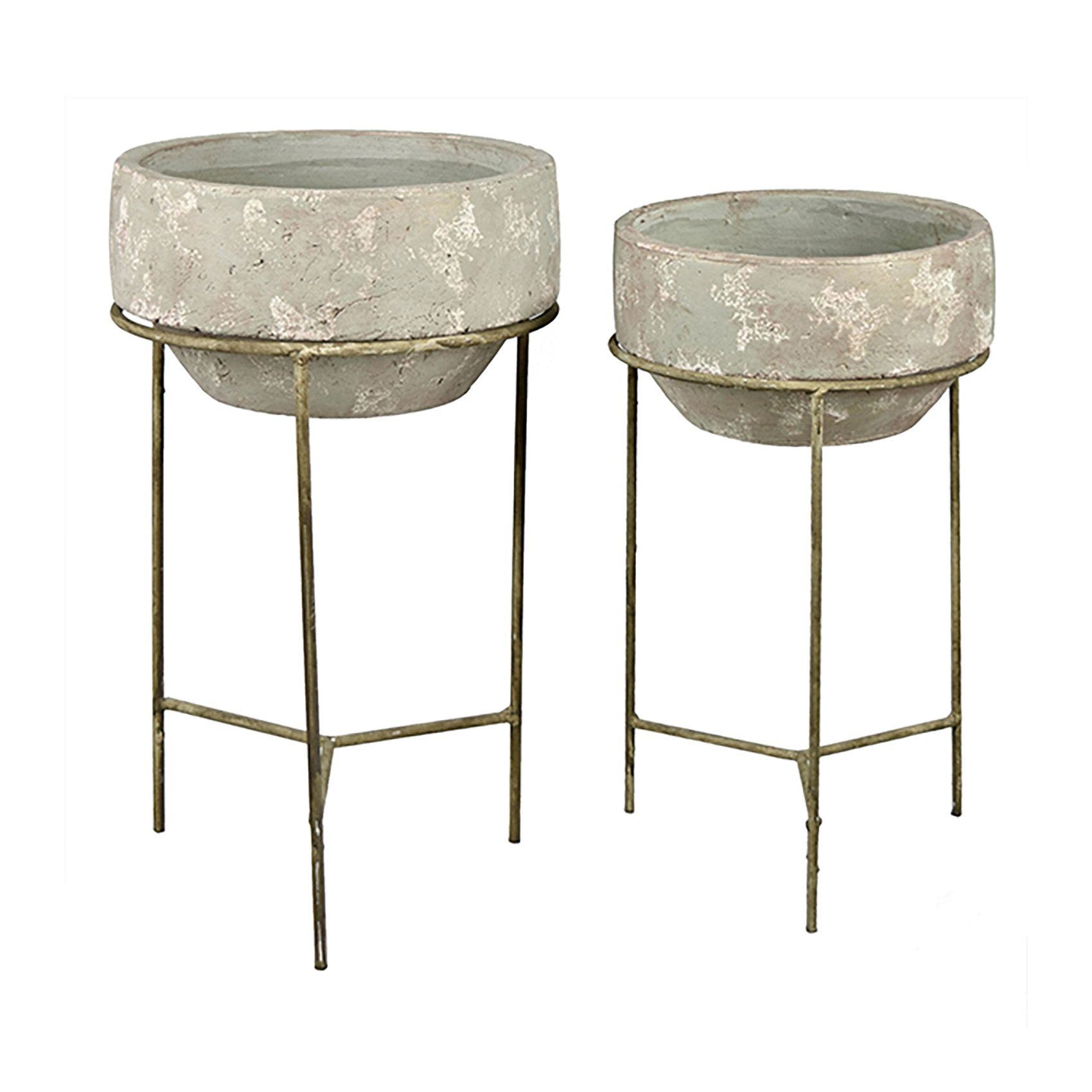 To browse the Venia store,